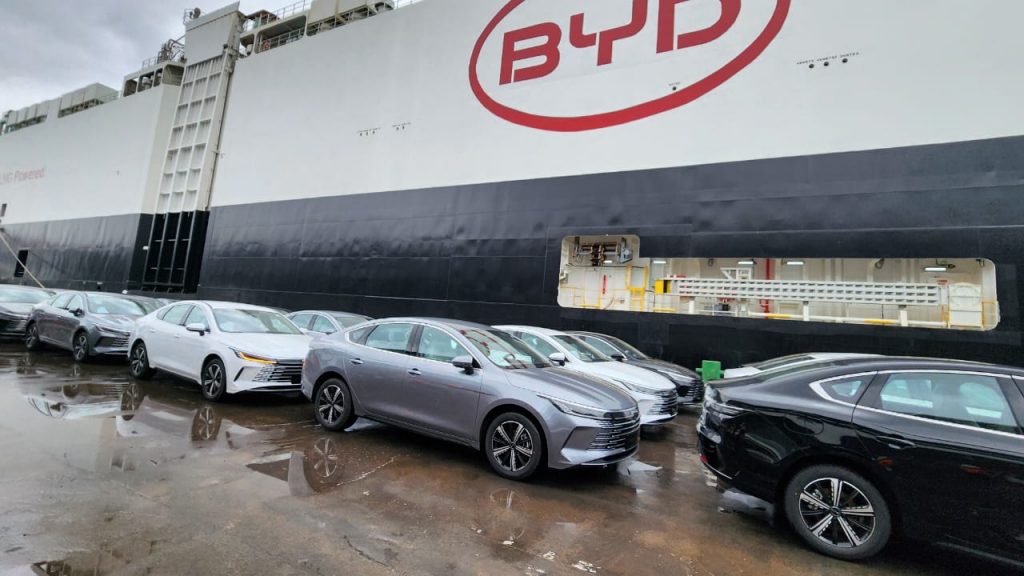 Navio da BYD chega ao Brasil pela primeira vez, desembarcando em ...