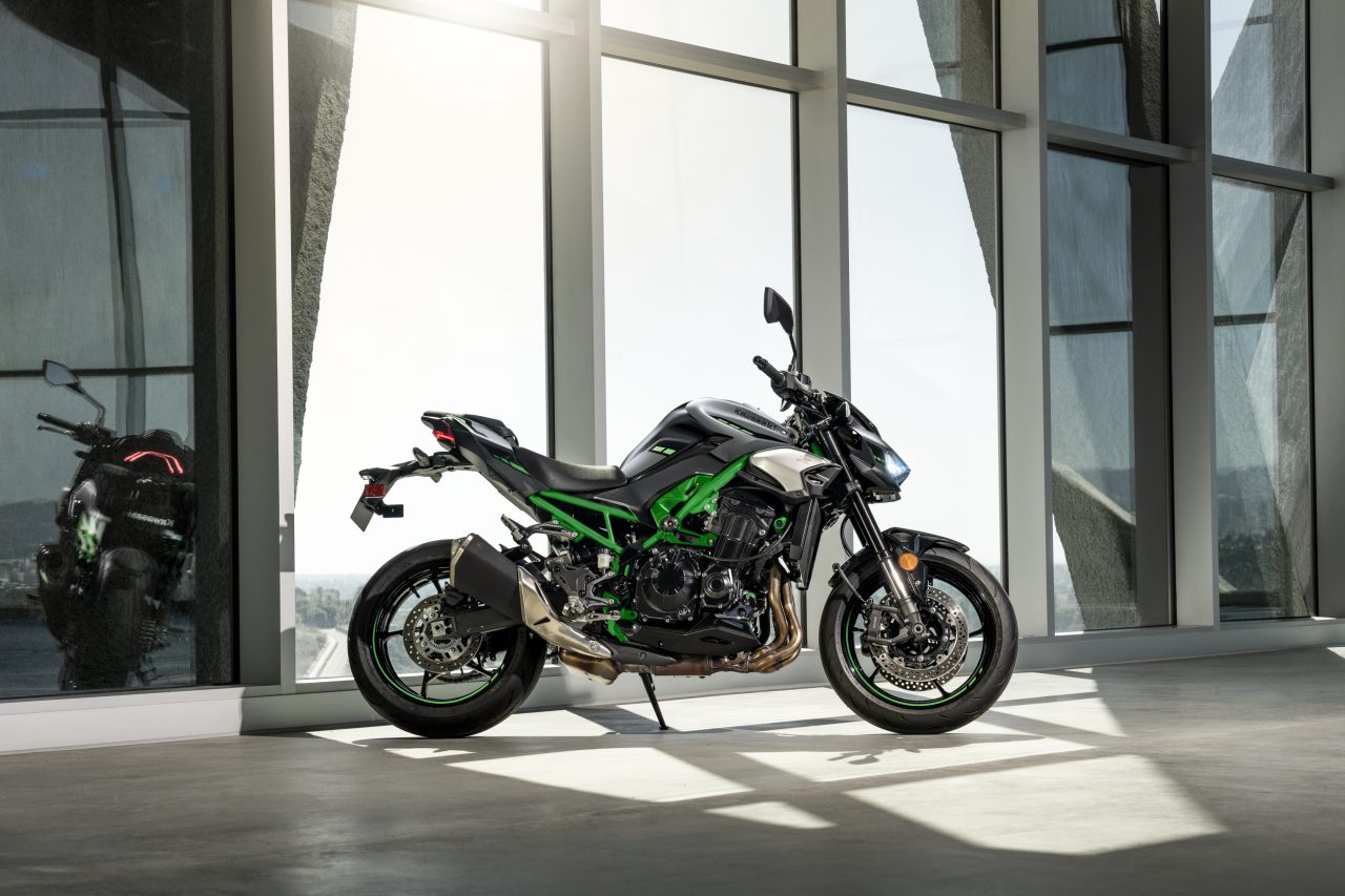 Kawasaki Z900 2025 chega ao Brasil com mais tecnologia, desempenho ...