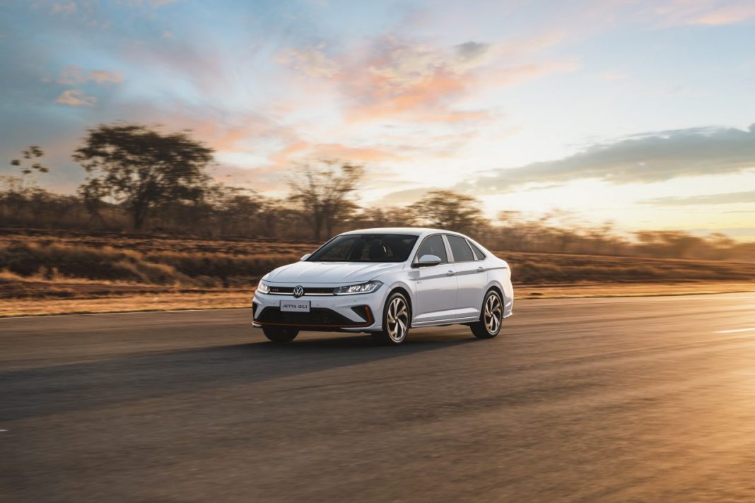 VW Jetta GLI 2026 traz motor de Golf GTI e nova identidade visual da ...