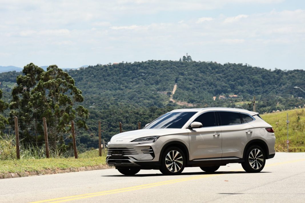 Novo BYD Song Plus 2027 ganha motor turbo e mais autonomia elétrica ...